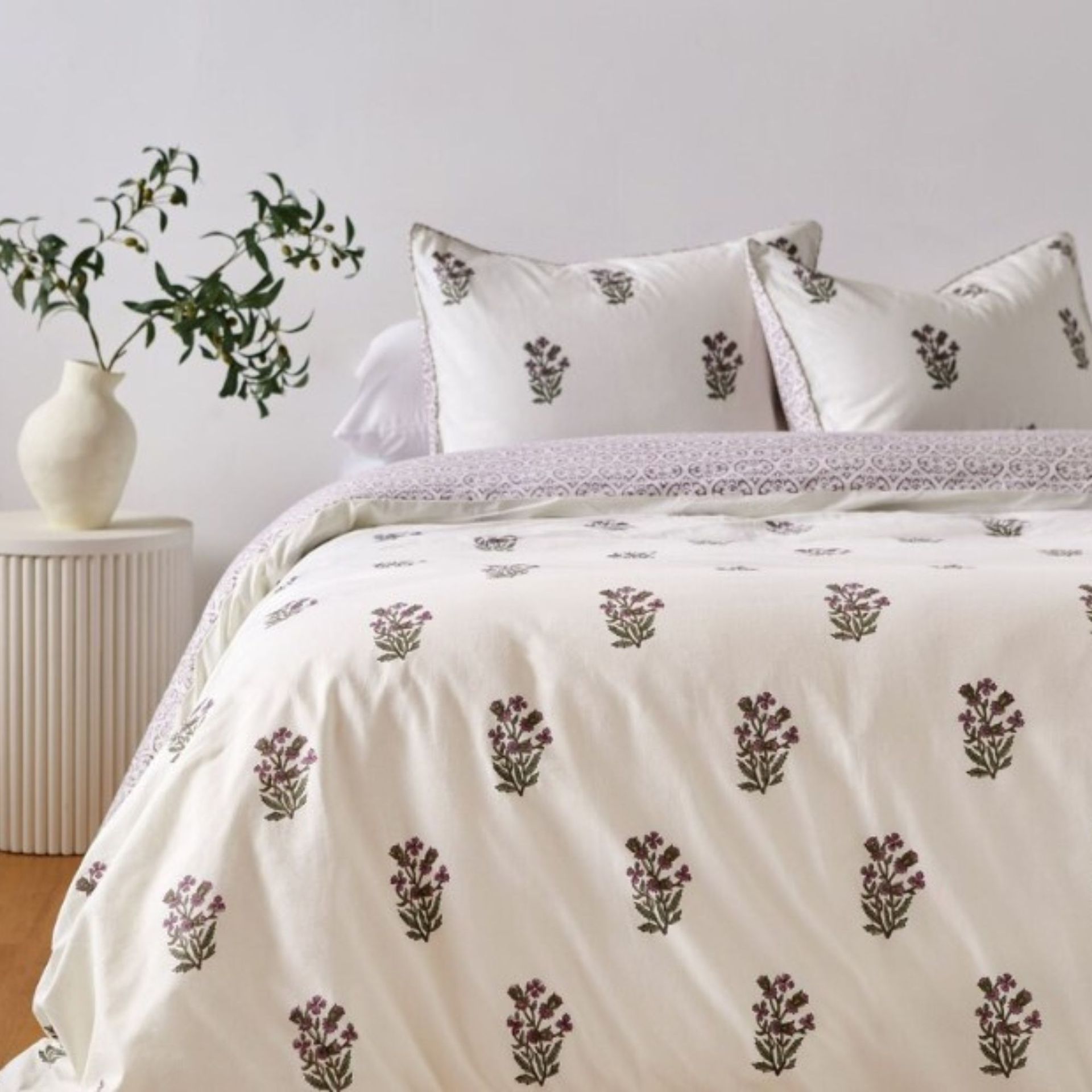 Emma Watson's 'bedscaping' can teach us about bedroom design | Homes ...