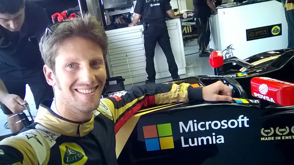 Microsoft Lumia looking good on the Lotus F1 car at Silverstone ...