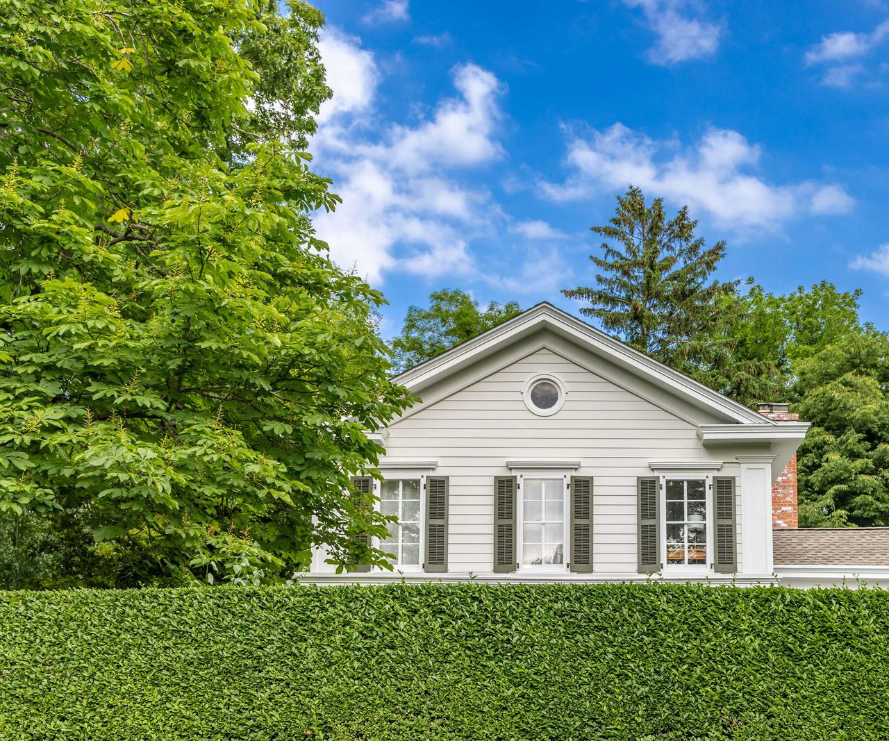 When to prune a privet hedge - top trimming tips | Homes and Gardens
