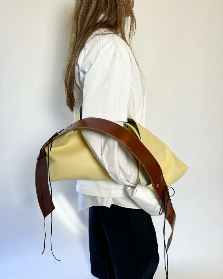 The Butter-Yellow Bag Trend: Why Everyone Is Obsessed | Who What Wear