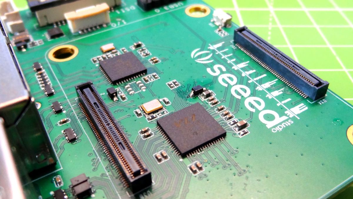 Seeed Dual Gigabit Ethernet Carrier Board for Raspberry Pi Compute ...