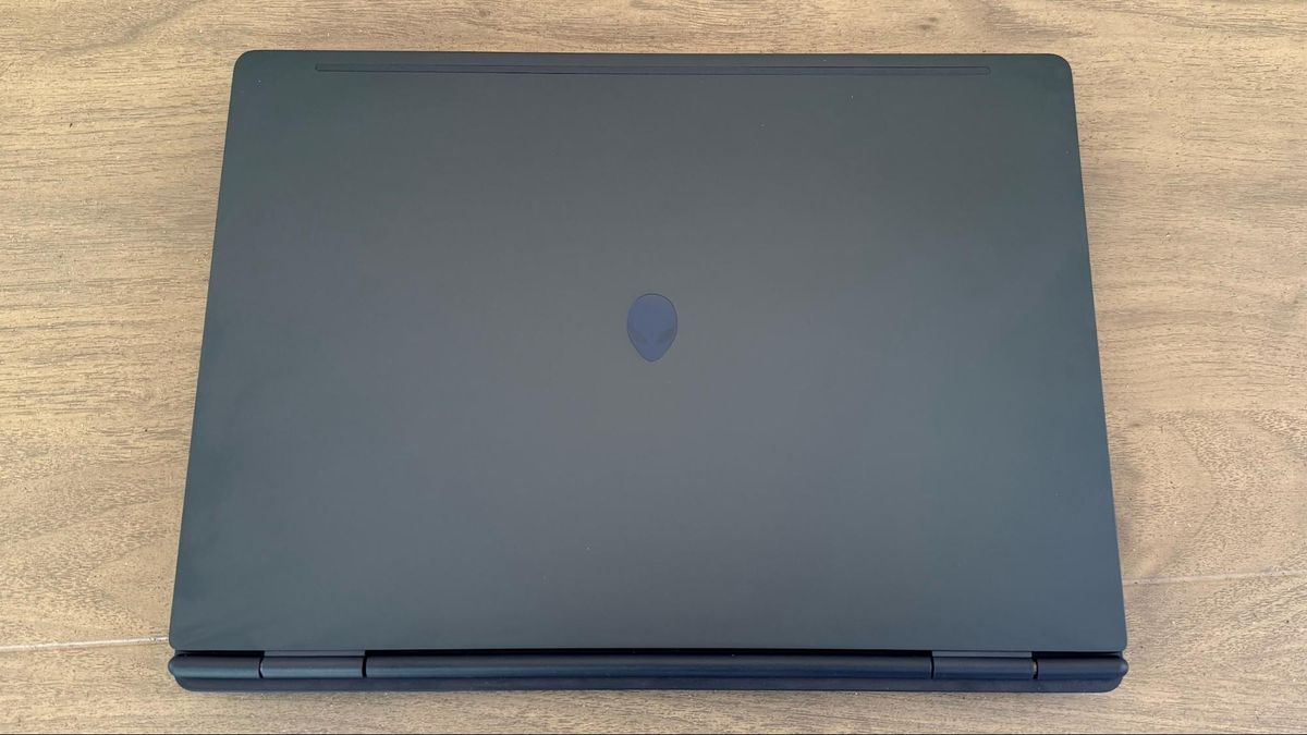 Alienware 16 Aurora review: Long on endurance, short on performance ...
