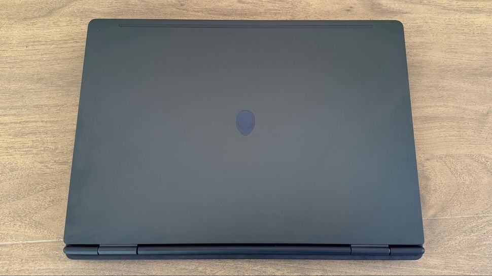 Alienware 16 Aurora review: Long on endurance, short on performance ...