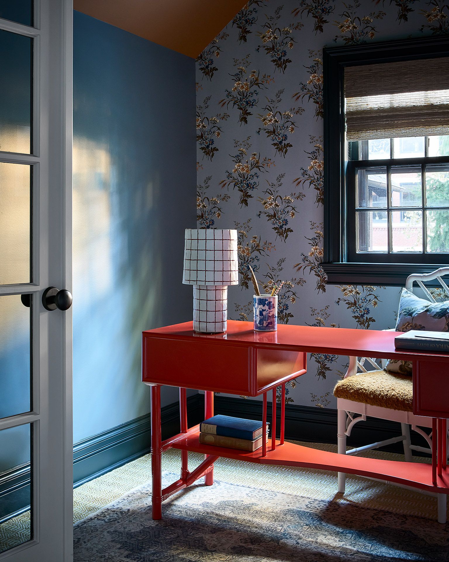 Should You Put a Rug on a Carpet? Experts on Dos and Don'ts | Livingetc