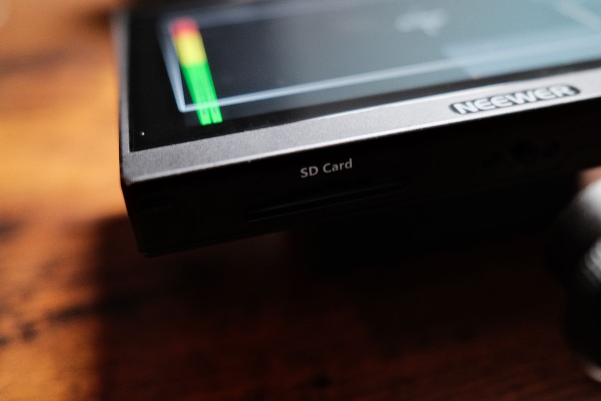 Neewer F500 on-camera field monitor review | Digital Camera World