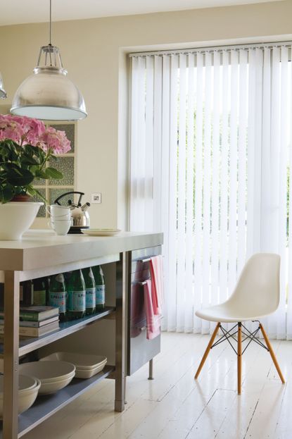 15 kitchen window treatment ideas – cute, practical ways to dress your ...