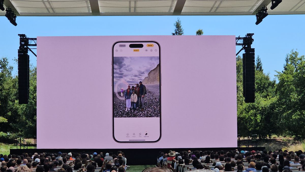 The next Siri will make it look like you're squishing your phone and ...