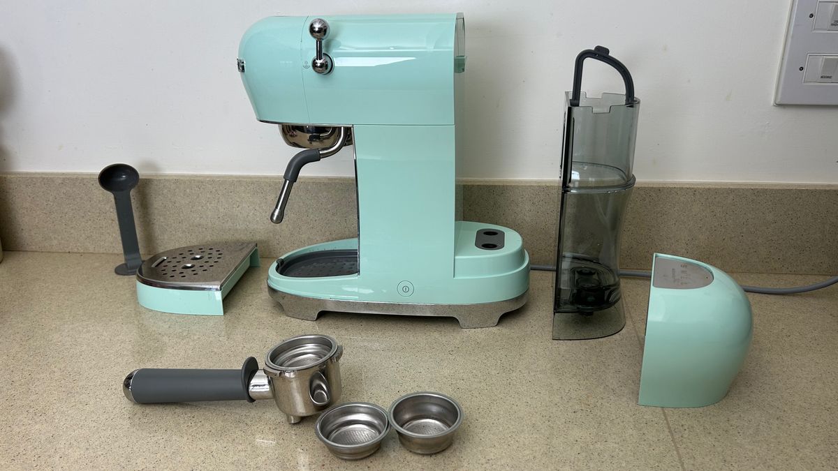 Smeg ECF02 Manual Espresso Coffee Machine review: Smeg upgrades its ...