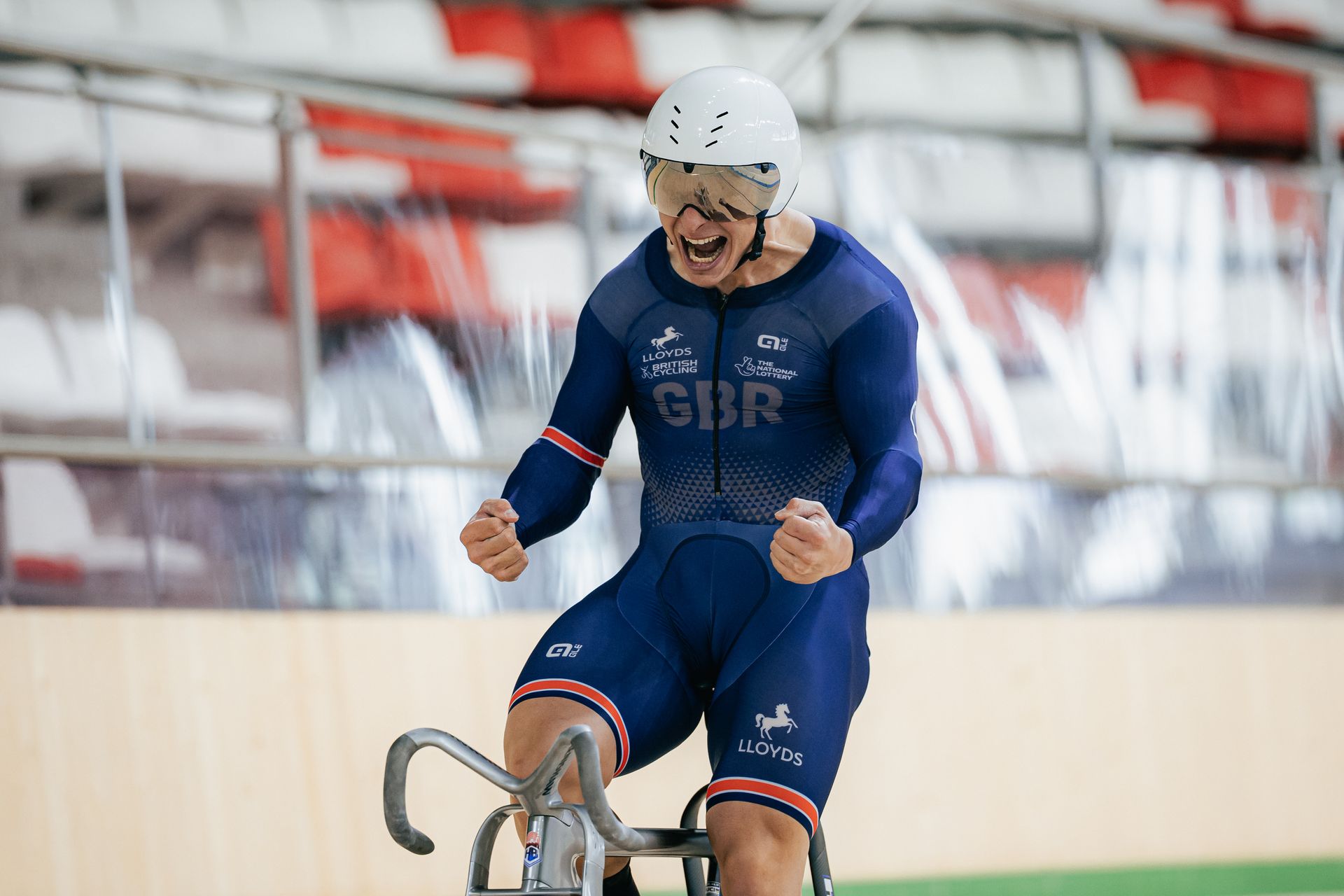 Matthew Richardson breaks flying 200m world record to become 'fastest ...