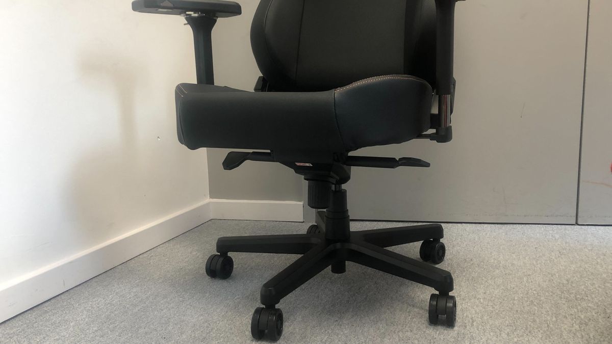 AndaSeat Kaiser 3 XL gaming chair review: "A decently dignified chair ...