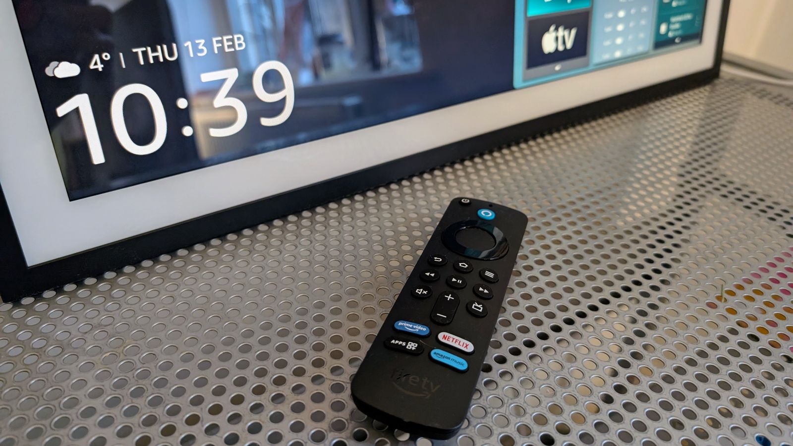 Amazon Echo Show 21 review: combining a smart display, Alexa speaker ...