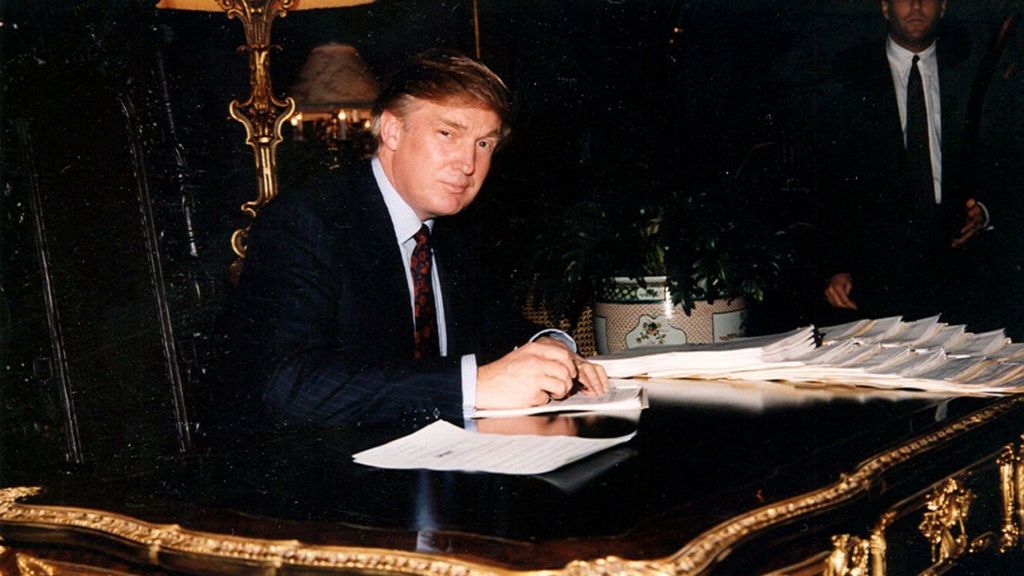 Does Donald Trump Spray Tan? - Tracking Donald Trump's Fading Tan ...