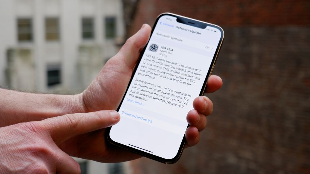 Apple Fixes Dozens Of Security Flaws With Ios 15 4 — Update Your Iphone