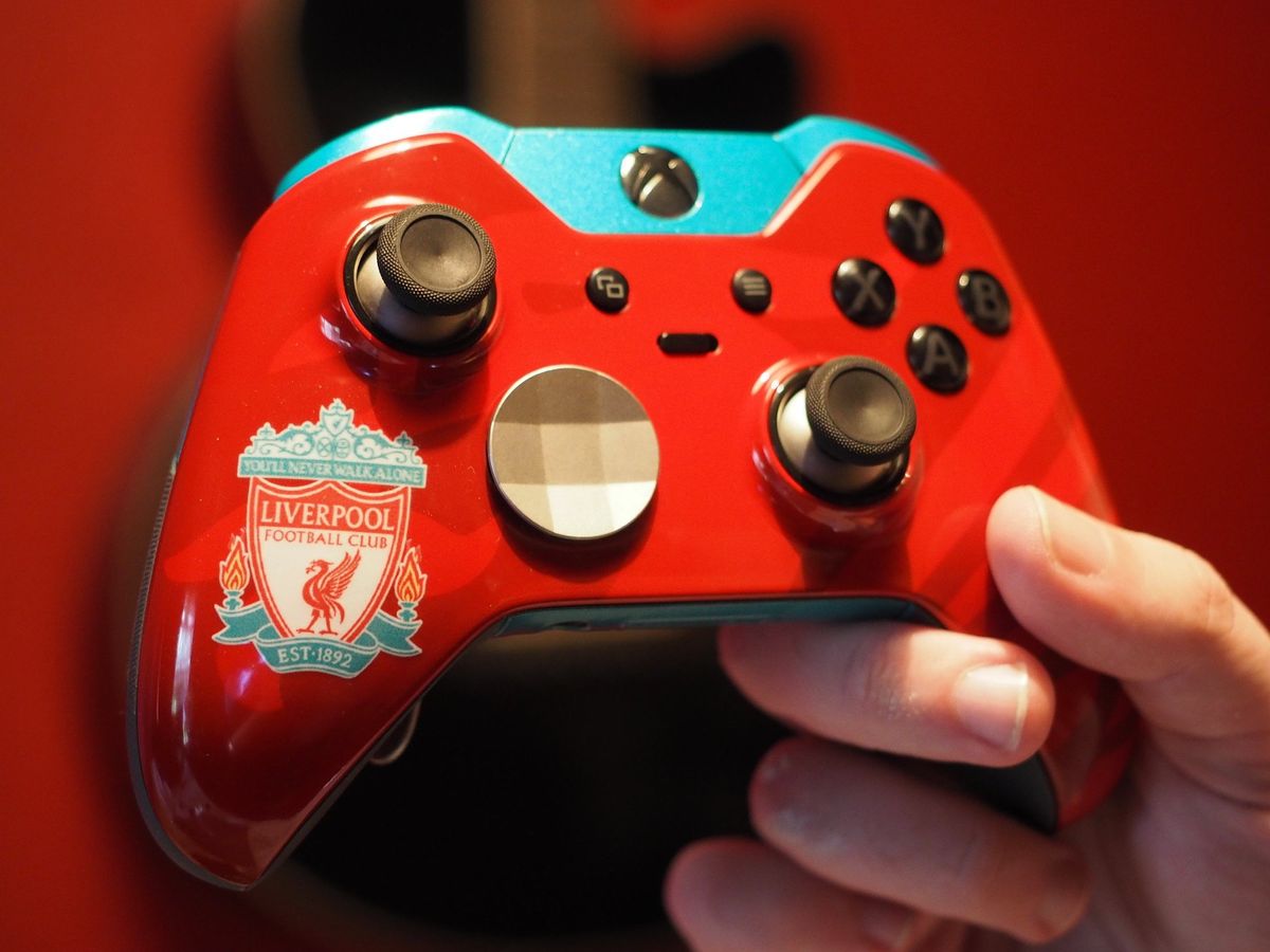 Customize your Xbox One with these awesome vinyl skins and services ...