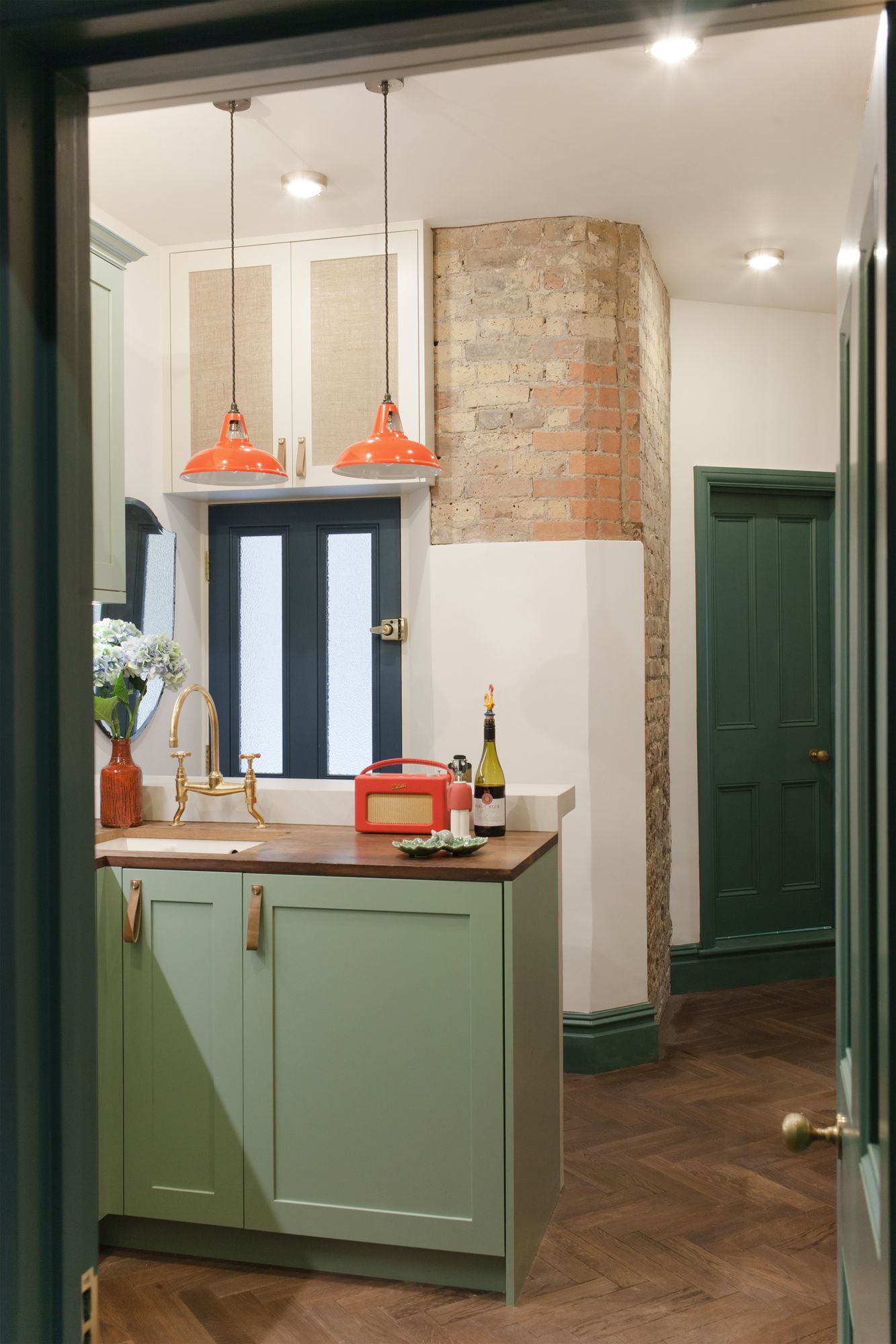 Small kitchen paint colors – how to make a bijou kitchen really sing ...