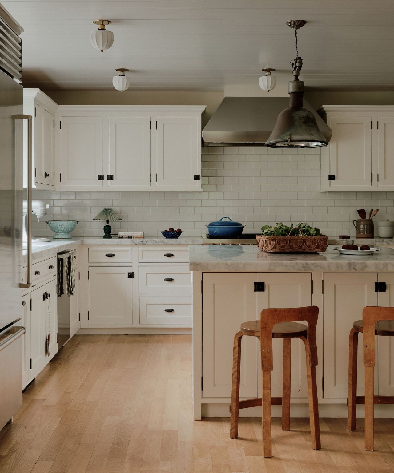 The owners of this Hamptons shingle-style cottage wanted a lived-in ...