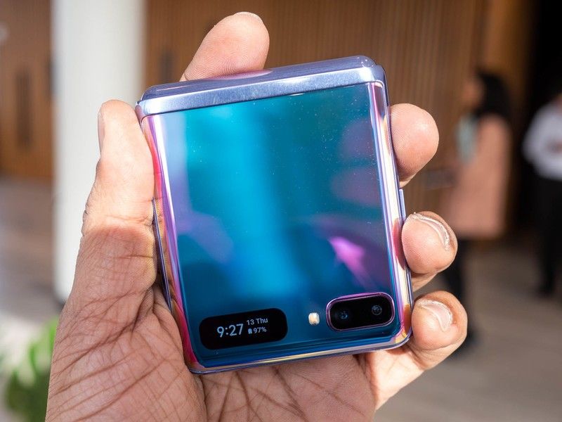 Samsung Galaxy Z Flip review: The weird and wonderful foldable ...