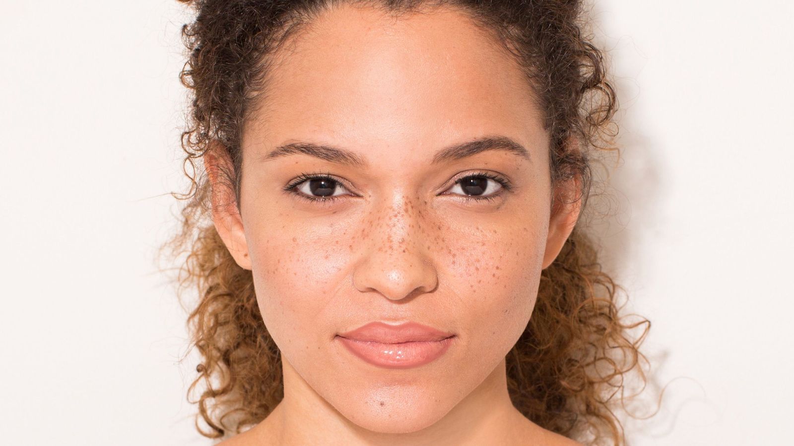 JLo Lip Liner Tutorial - Visible Lip Liner How To | Marie Claire