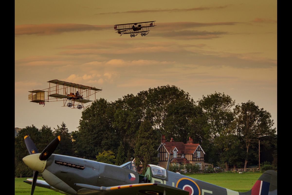 Aviation photographer Nigel Wood shoots stunning images of aircraft in ...