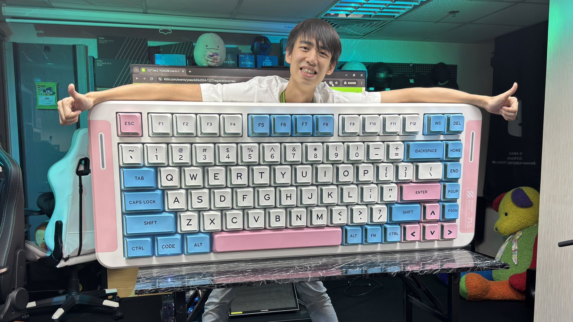 5-foot-long mechanical RGB keyboard is fully functional — MCHOSE super ...