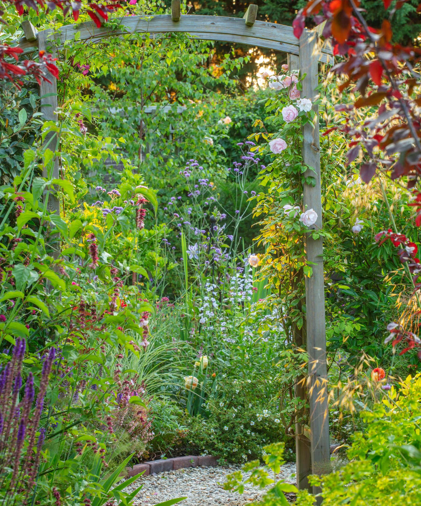 Small garden ideas: 30 space-savvy ways to max a tiny garden | Homes ...