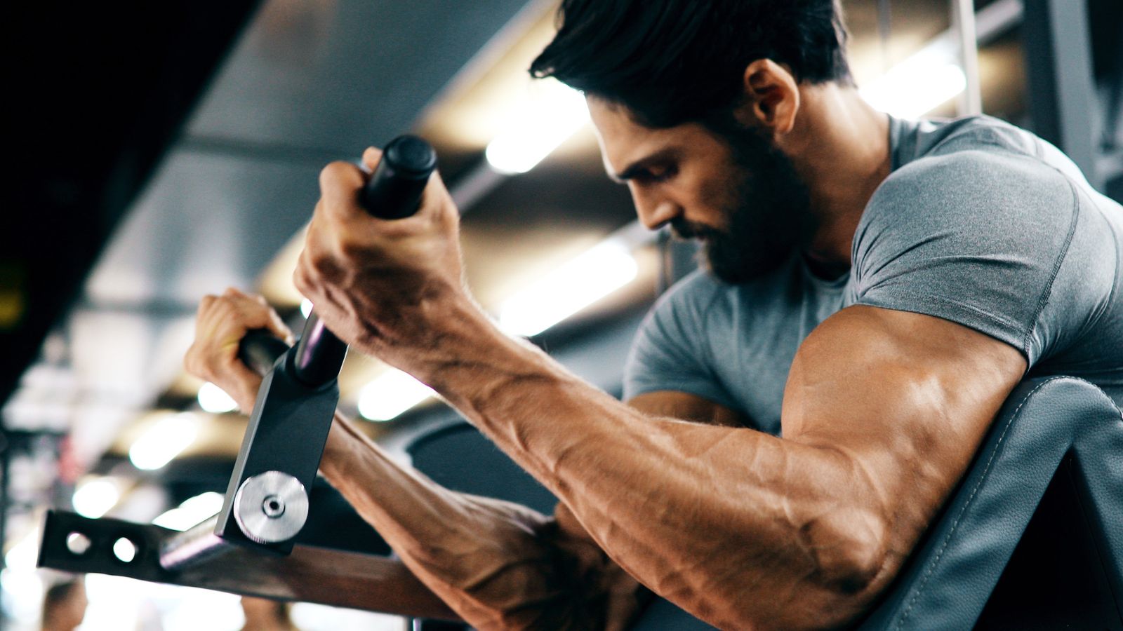 The three best bicep exercises to build 3D arms, according to a ...