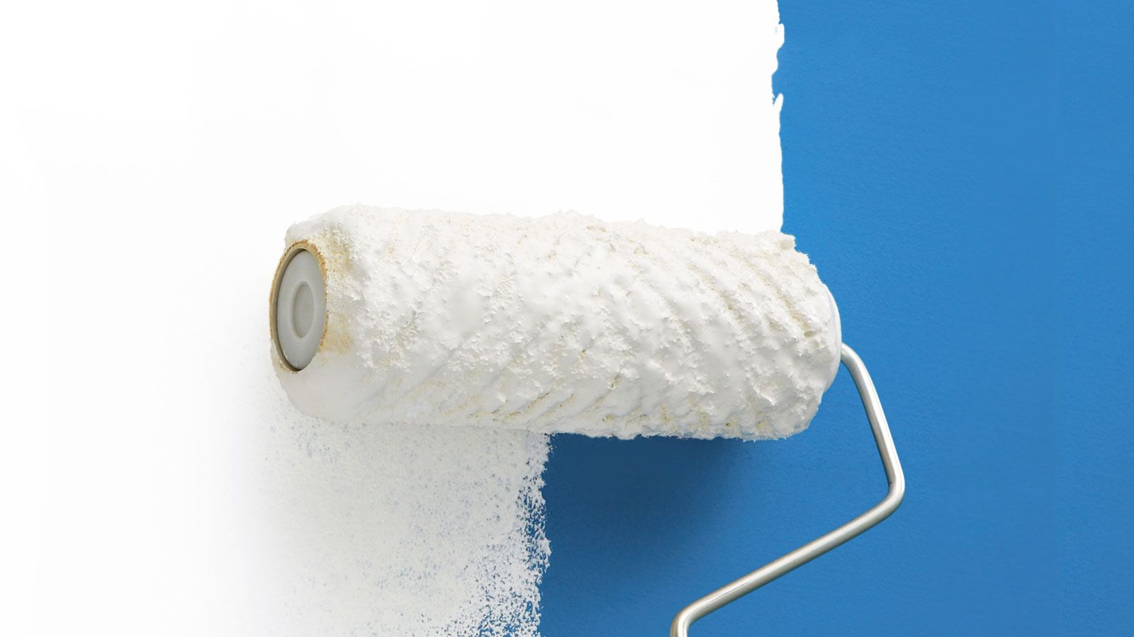 How to paint over dark colours: tips for decorating success | Homebuilding