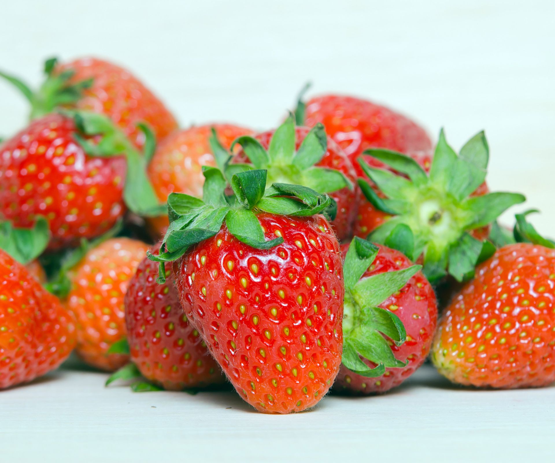 Types of strawberry plants: 10 varieties for tempting fruits | Homes ...