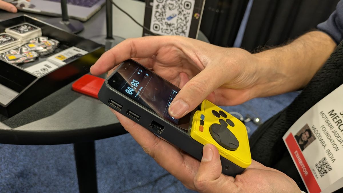Linux-powered handheld computer connects to Raspberry Pi HATs, snap-on ...