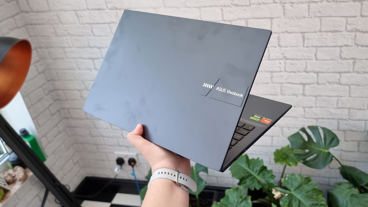 ASUS Vivobook Pro 15 OLED review: affordable and functional all-around ...