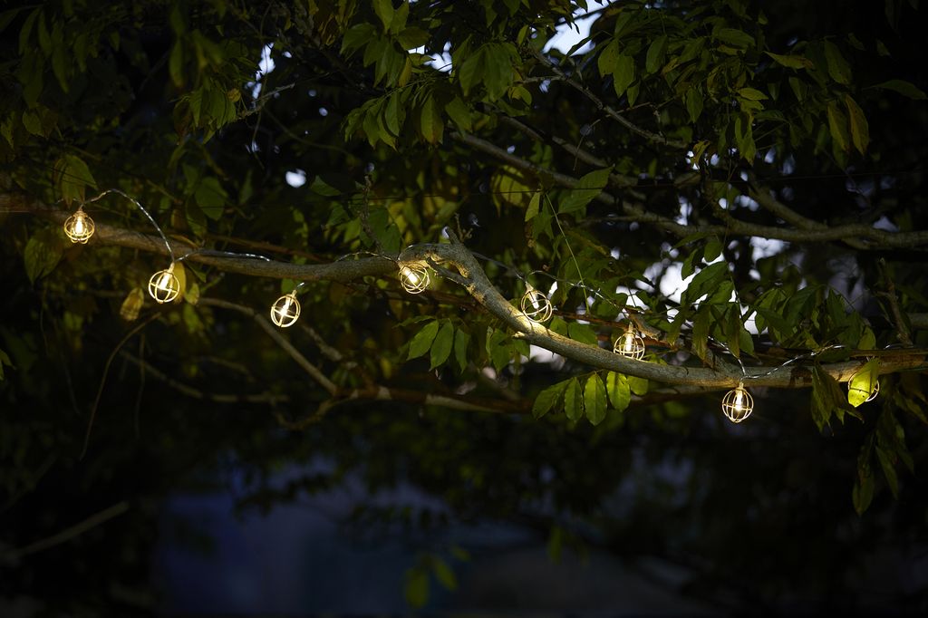 Outdoor string lighting ideas: 15 ways to light your yard | Homes and ...