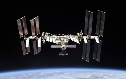 Astronauts Snap Amazing Last Glances of Space Station For 20th ...
