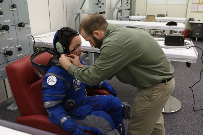 Photos: New 'Boeing Blue' Spacesuit for Starliner Capsule | Space