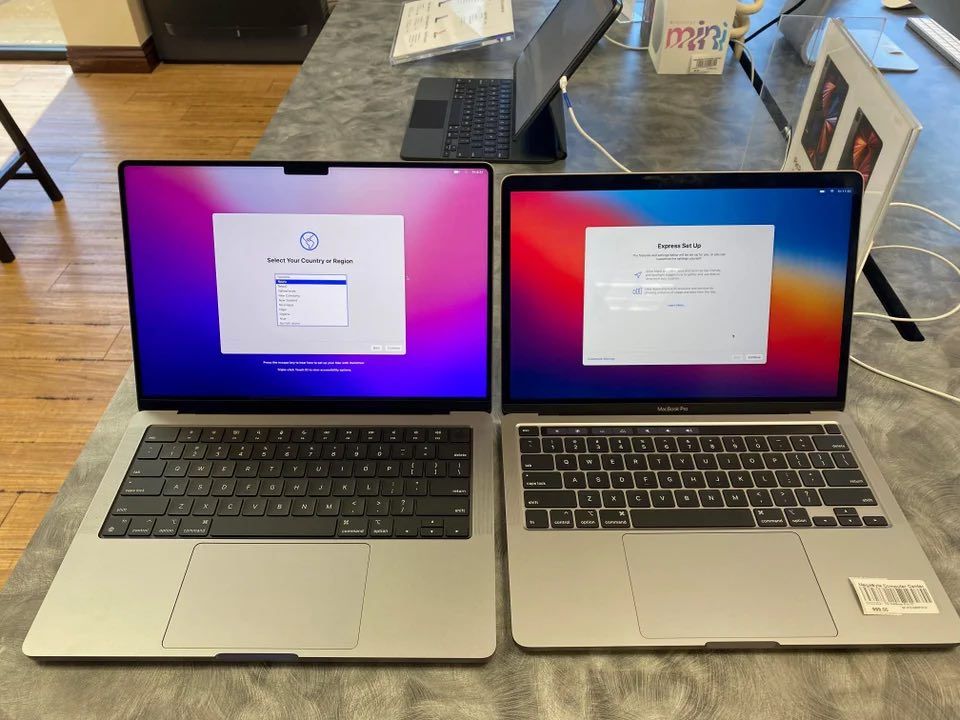 New MacBook Pro 14 inch Unboxing Shows Slimmer Bezels And The Notch