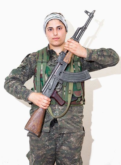 YPJ Soliders Fighting ISIS - Women Soldiers in a War Against ISIS ...
