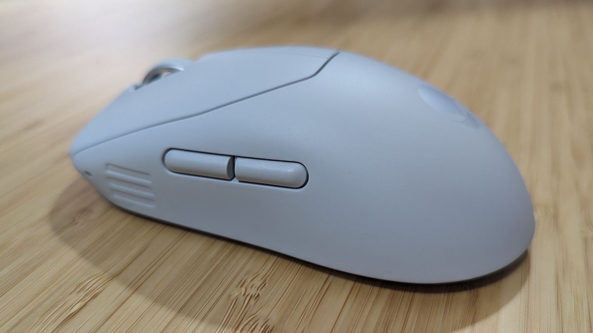Alienware Pro Wireless Gaming Mouse review: Did a wizard design this ...