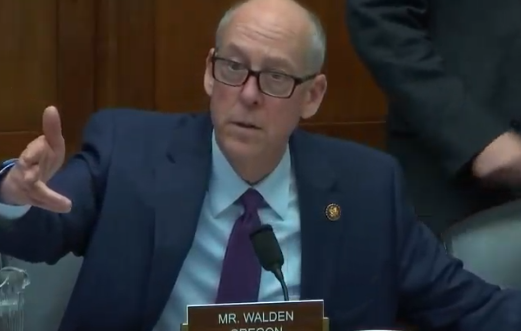 Rep. Walden Calls on Wireless ISPs to Boost Hot Spot Data | Next TV ...