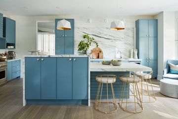 10 split-level kitchen island ideas creating sociable spaces | Livingetc