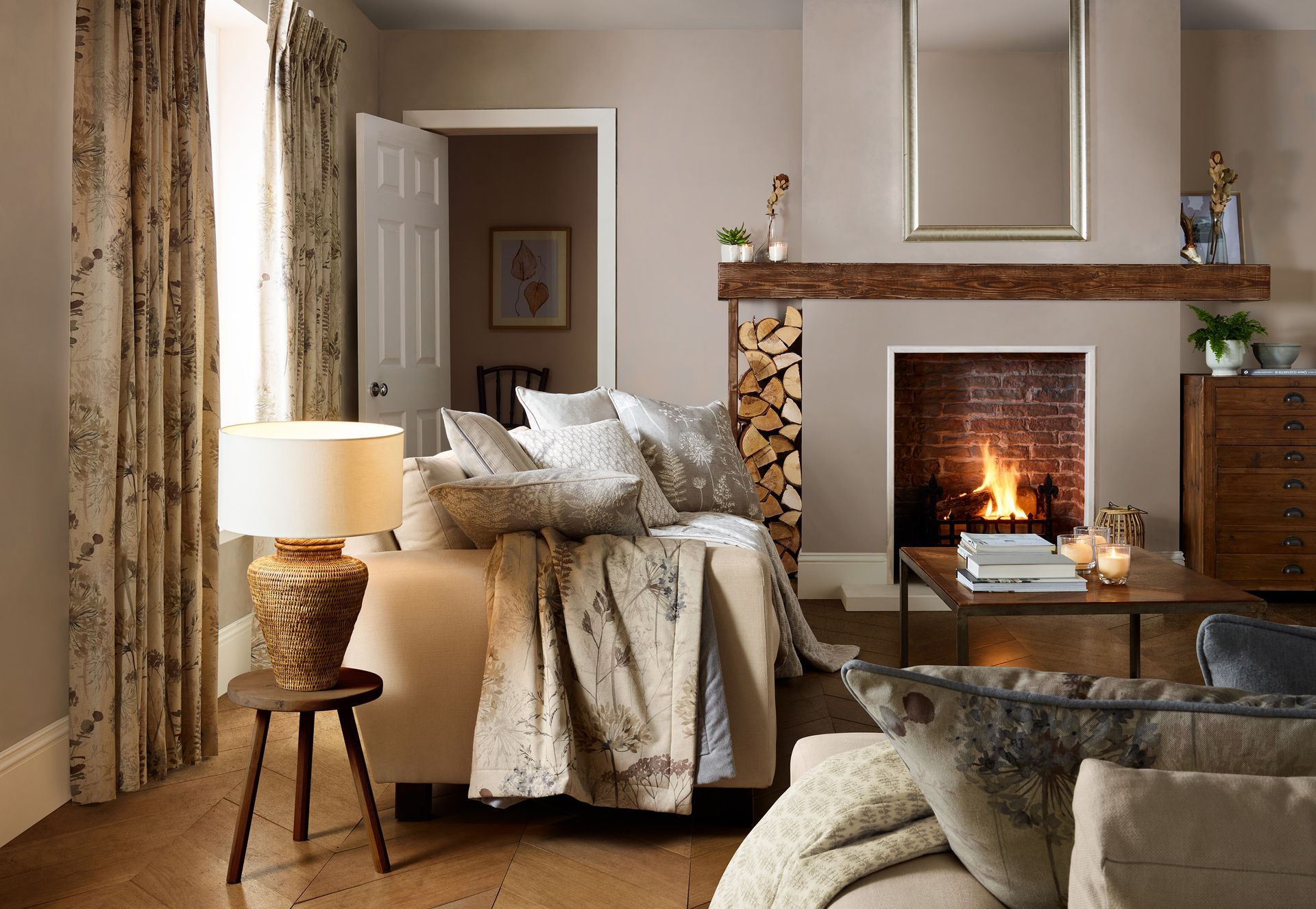 10 Mantelpiece Ideas, From Material Inspiration to Styling | Homebuilding