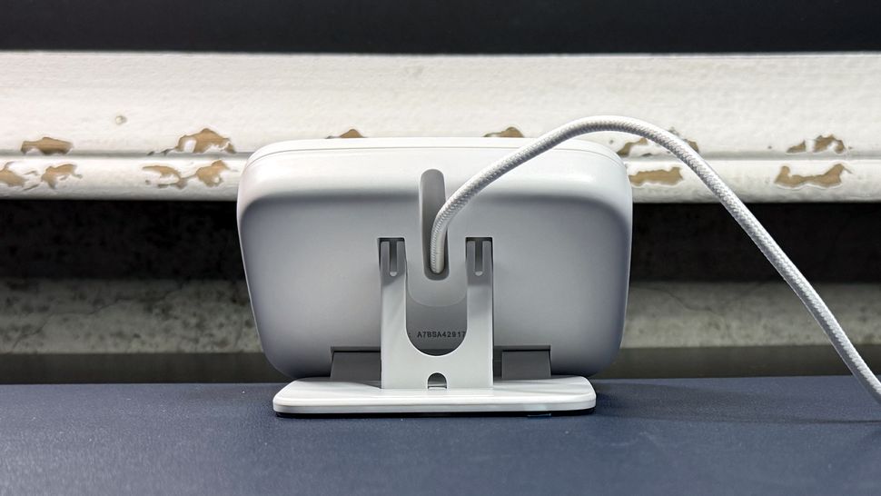 Elgato Stream Deck Neo Review: As plug-'n-play as a Stream Deck gets ...