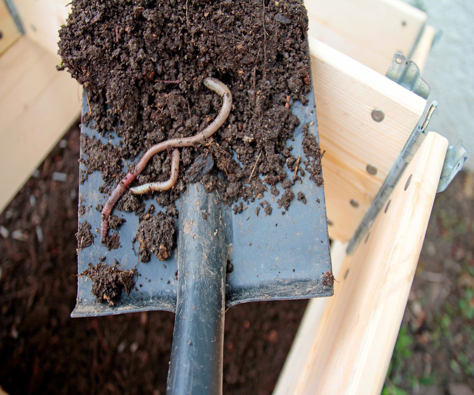 How to use a compost tumbler: pro advice for fast fertilizer | Homes ...