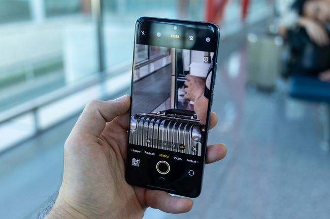 Vivo X200 Pro review: I spent five days with the 200MP Zeiss telephoto ...