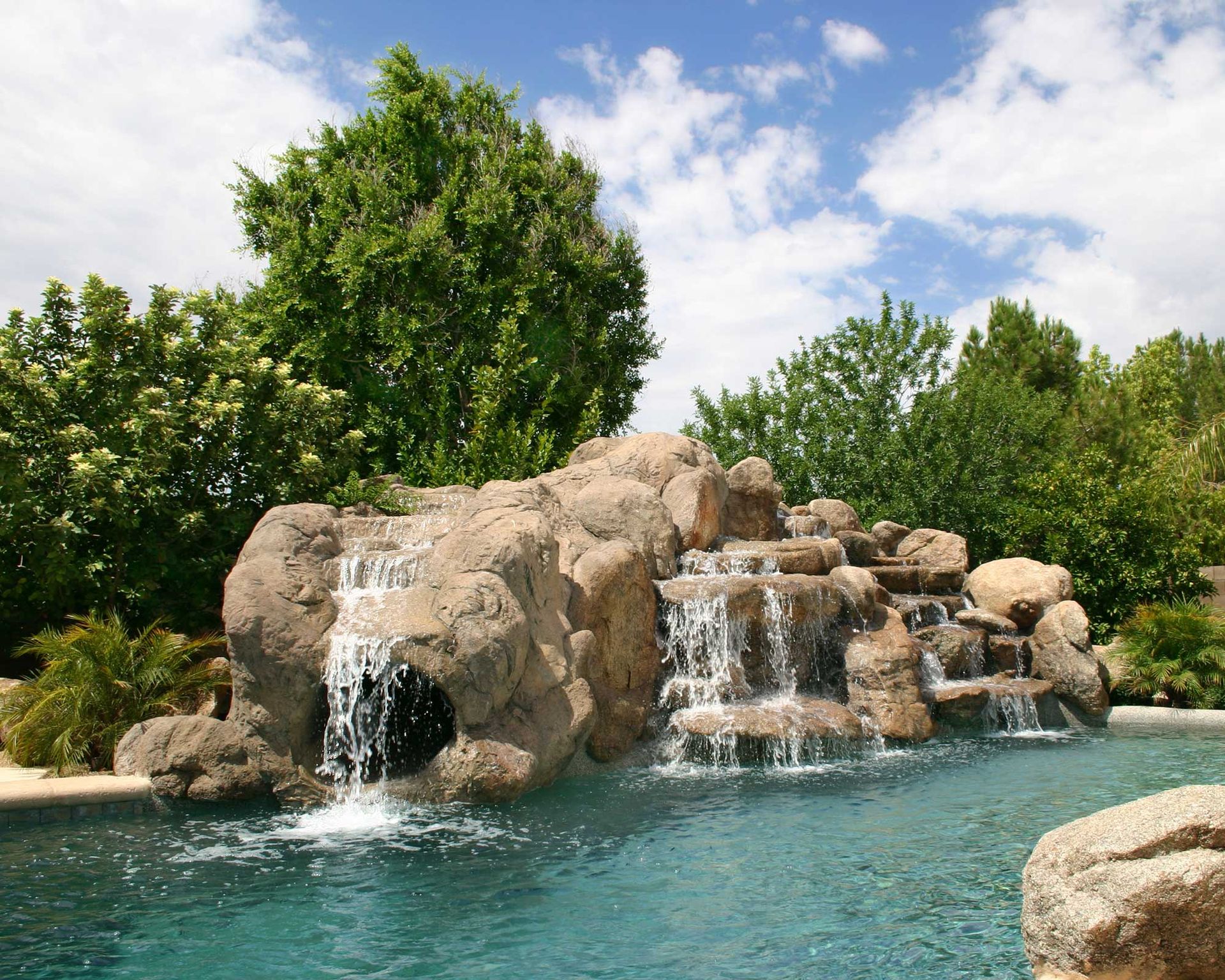 Pool grotto ideas: 9 statement structures | Gardeningetc