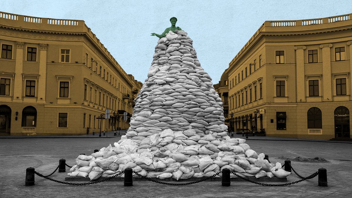 Why people fighting for their lives would stop to save a statue | The Week