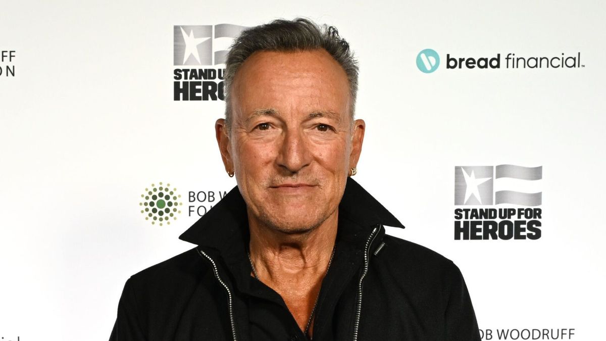 Bruce Springsteen's rustic porch masters two design trends | Homes and ...