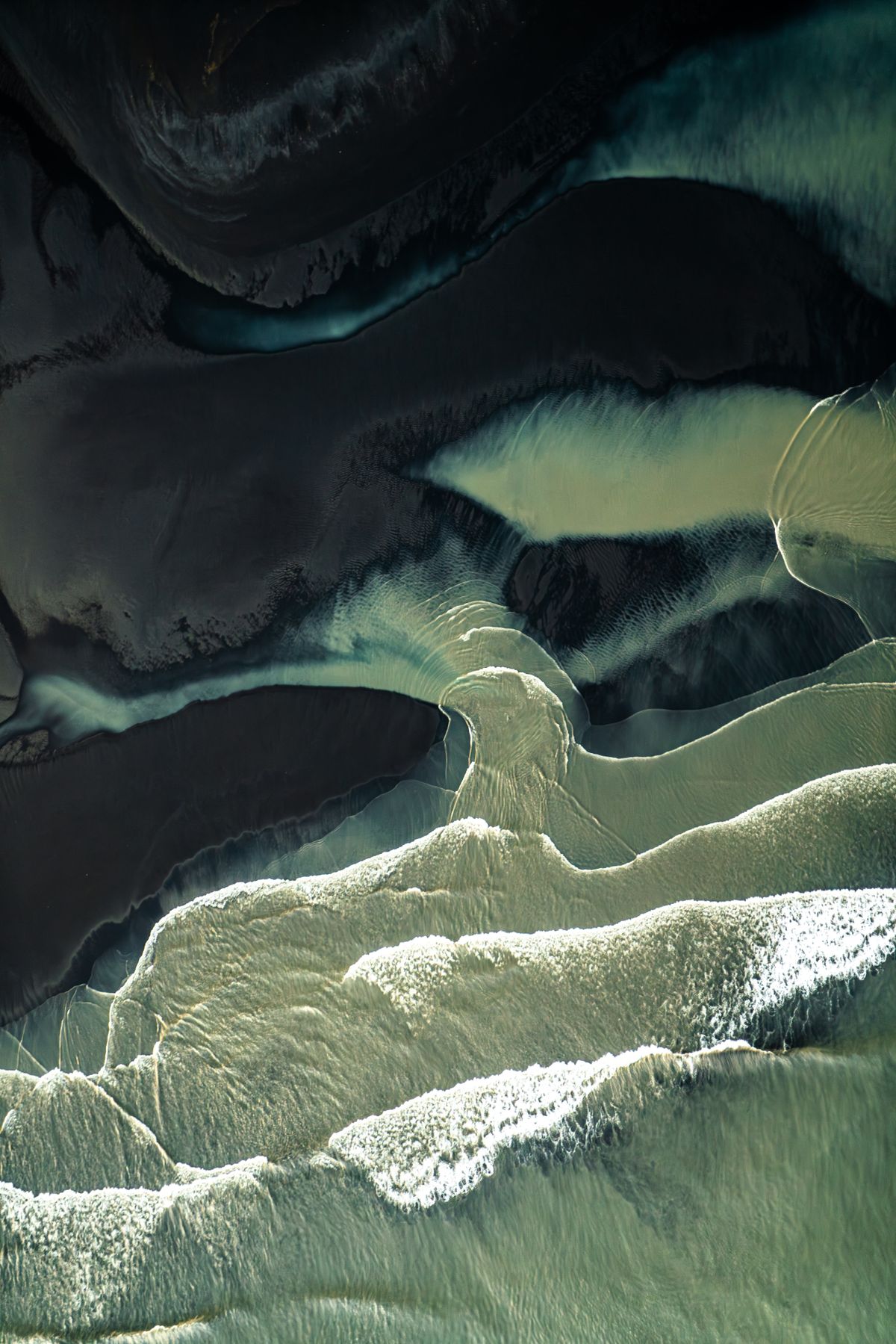 Stunning seascapes by colorblind photographer Chris Burkard in new book ...