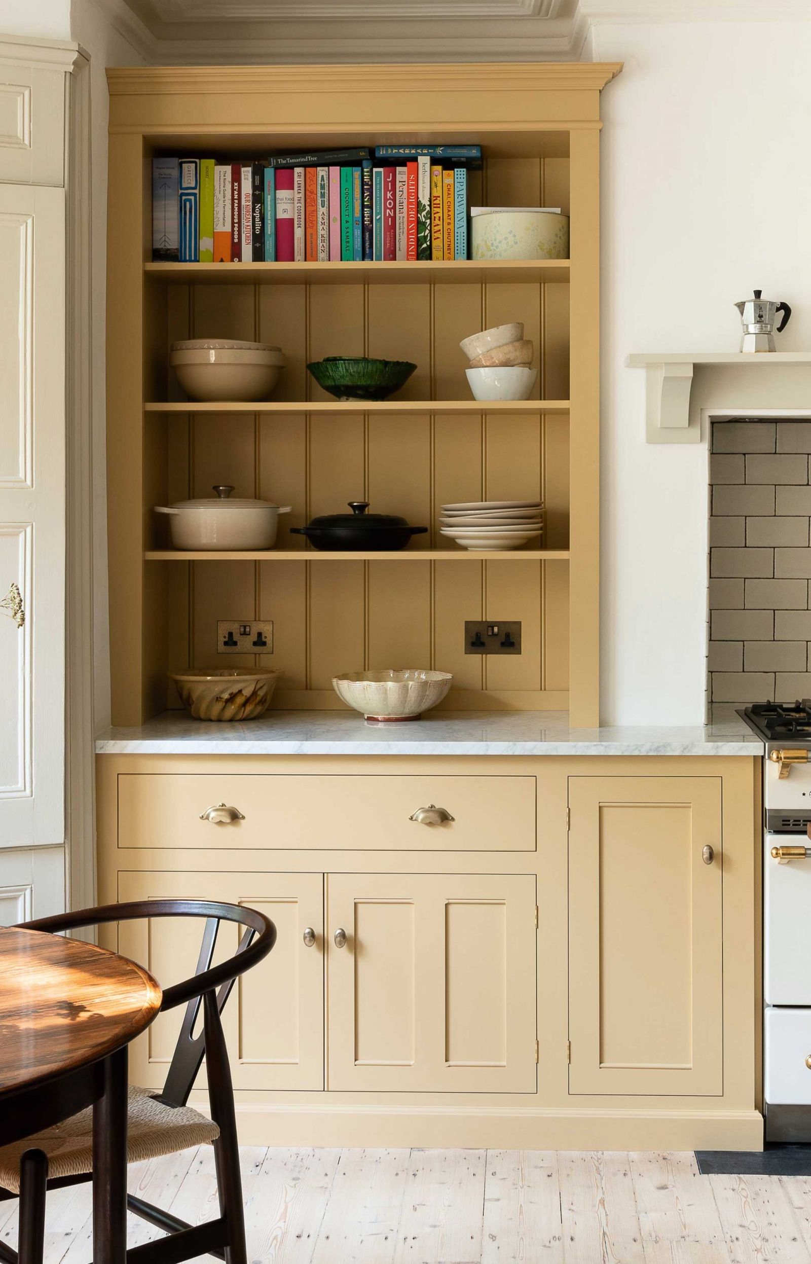 A London townhouse kitchen that's perfect for cooking, socialising and ...