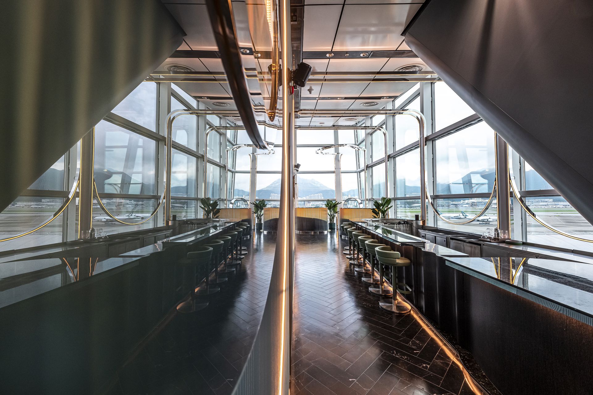 Intervals Bar opens at Hong Kong International Airport | Wallpaper*