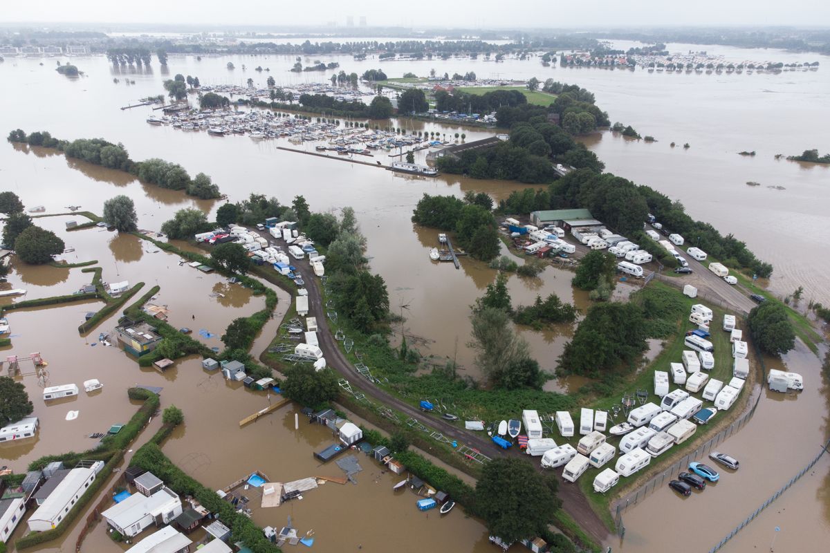 10 striking photos that show the magnitude of the floods in Europe ...
