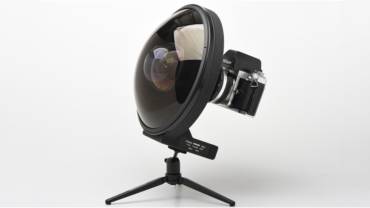 Got a spare $47,000? This unique beast of a Leica fish-eye lens could ...